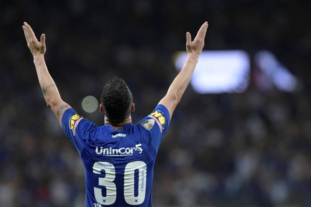 Corinthians é derrotado pelo Cruzeiro na primeira partida da final da ...