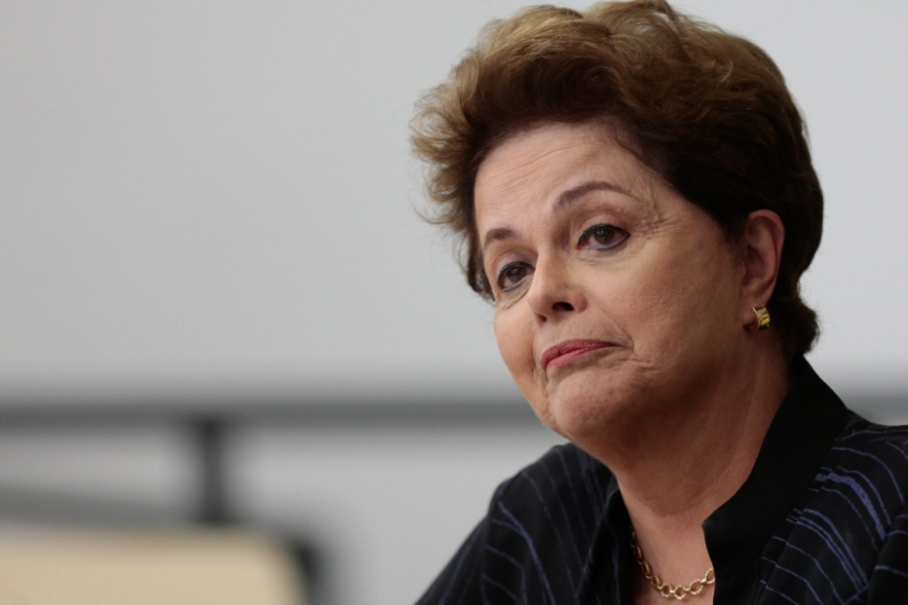 Dilma discute com procurador e nega ligação de Lula com fraudes em Angola
